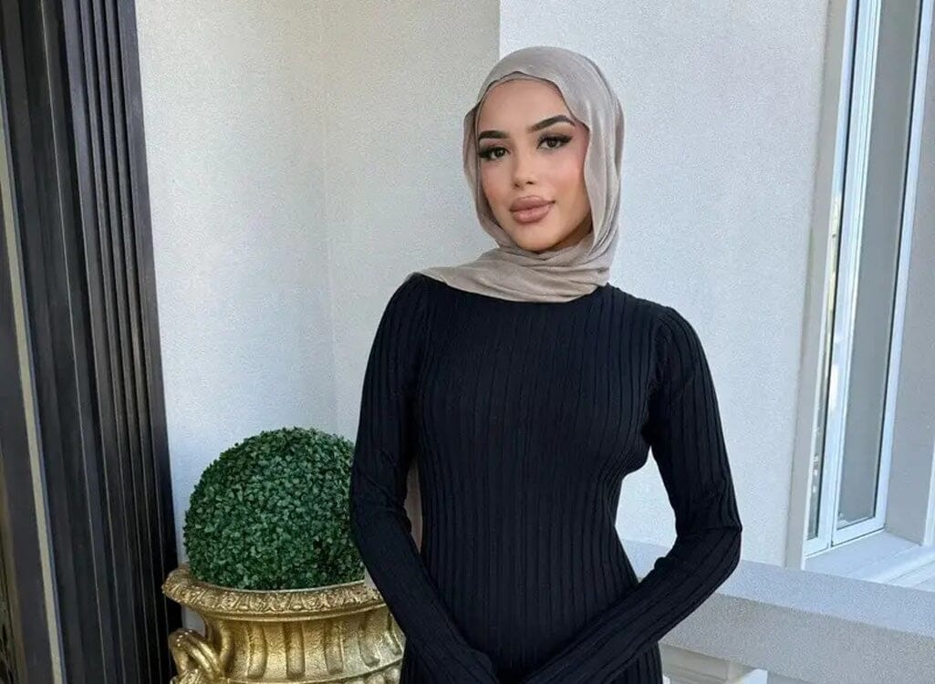 How To Style Dark Coloured Modest Dresses
