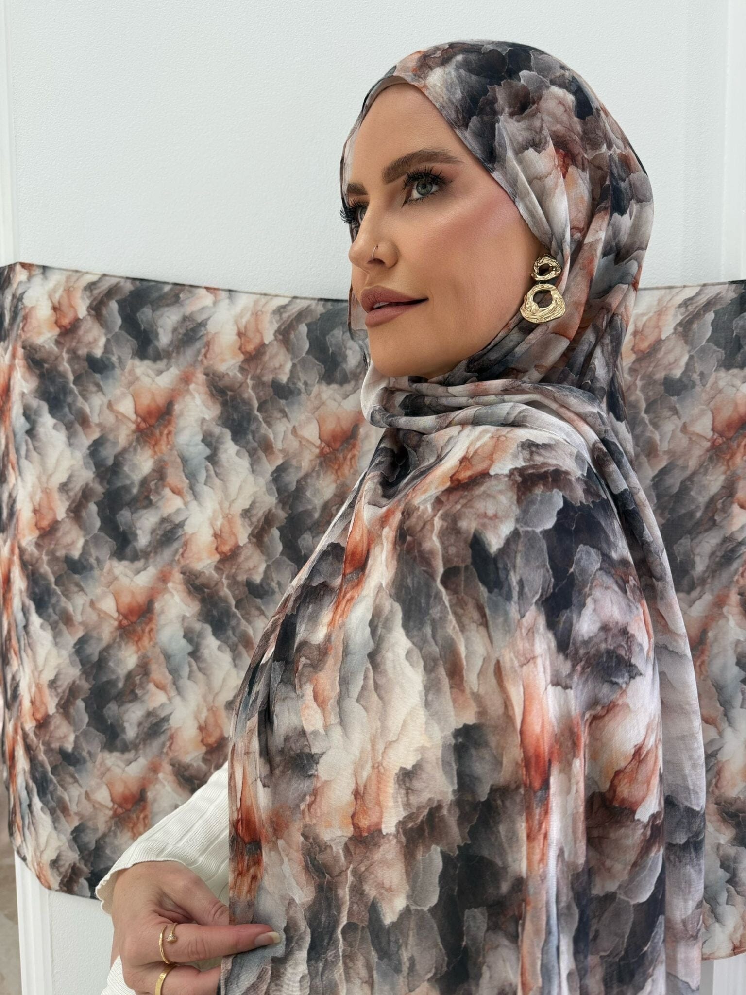 Find Veil Stone Scarf -Urban Culture Online
